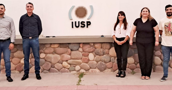 Dos nuevos egresados de Licenciatura en Seguridad Pública de la ...